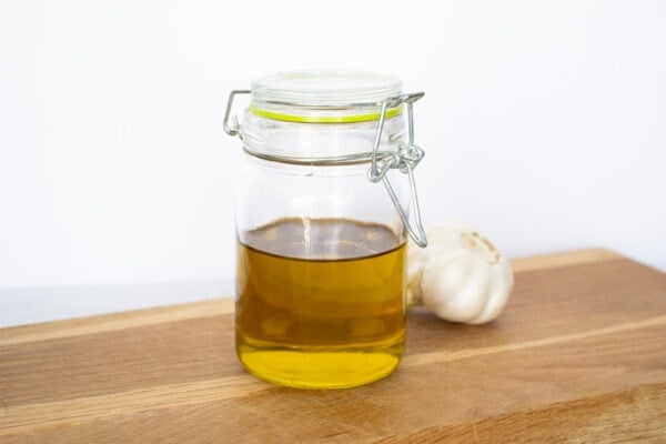 How to Make Garlic-Infused Oil at Home (Low FODMAP) - Ignite Nutrition